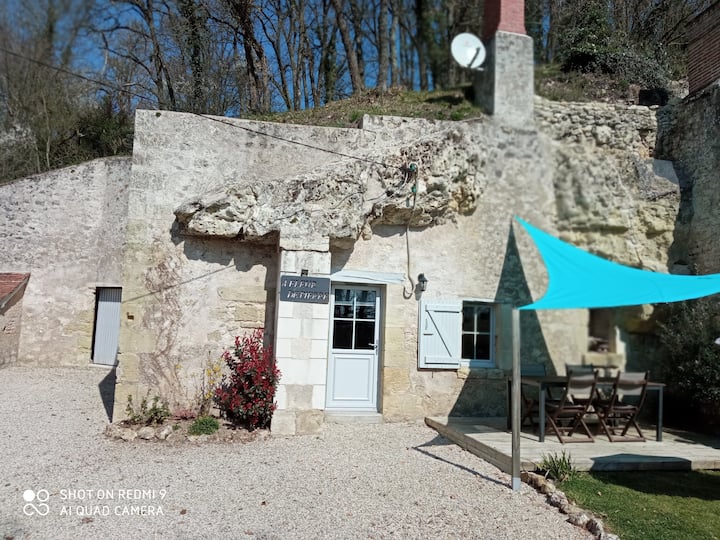 Gîte Troglodyte à Fleur De Pierre 2  éToiles - Bléré