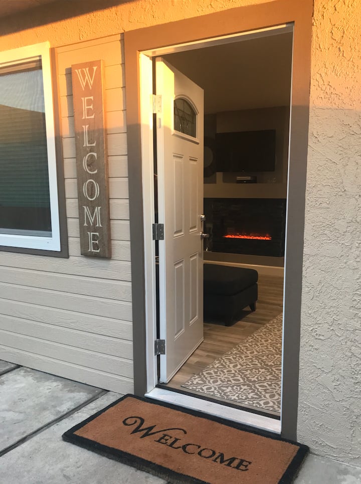 5mins To Disney,3bedrs, Privategarageaccess To Apt - Orange County, CA