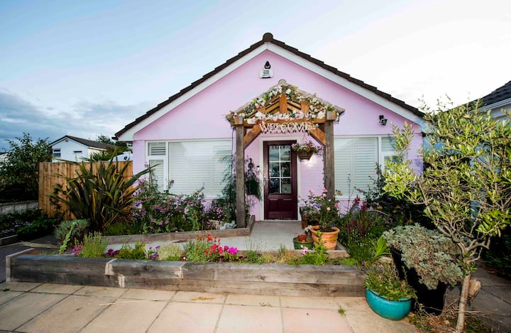 The ‘Rusty Rose’ Bohemian Experience - Formby