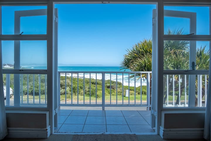 Spacious Getaway 20m From Cliff Path - Hermanus