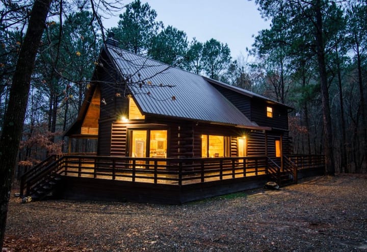 Pine Creek Lodge Luxury Cabin - Oklahoma