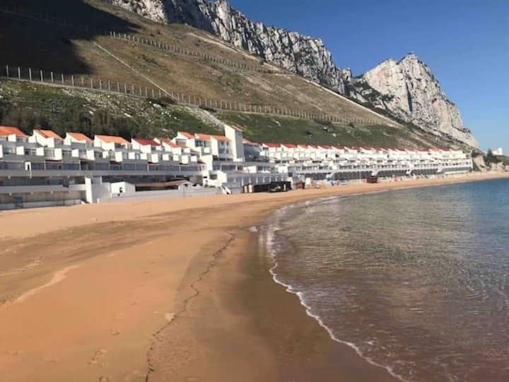 Lovely 2 Bedroomed Apartment On The Beach - Gibraltar