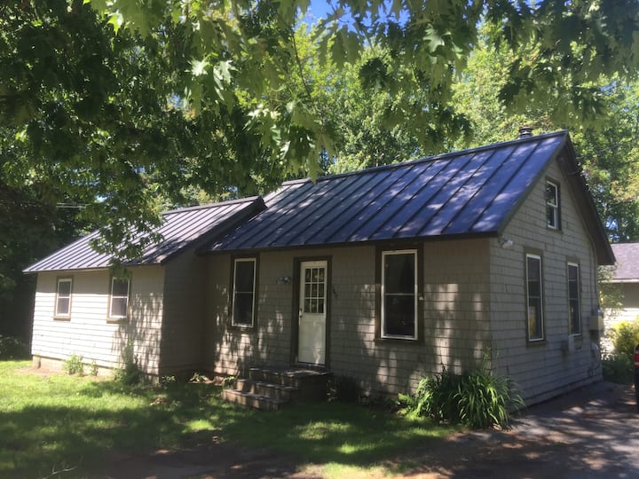 Kyle's Cottage-- An Affordable Bar Harbor Home - Maine