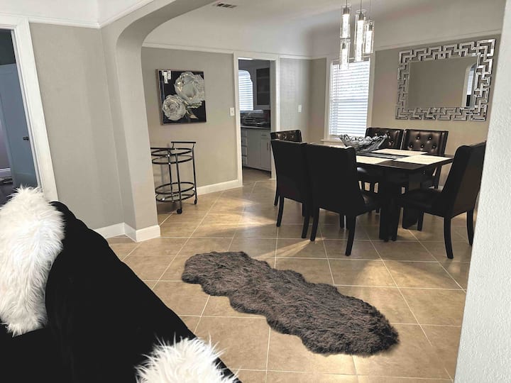 Bright Modern Home | Large Open Layout, Home-y! - San Bernardino, CA