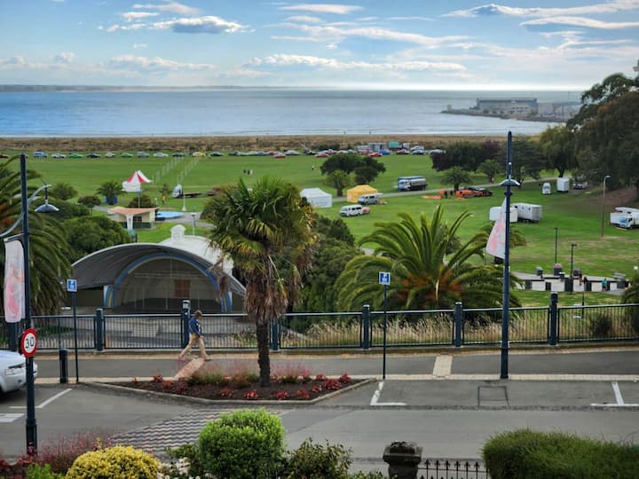 Art Deco Beauty On The Bay Hill - Timaru