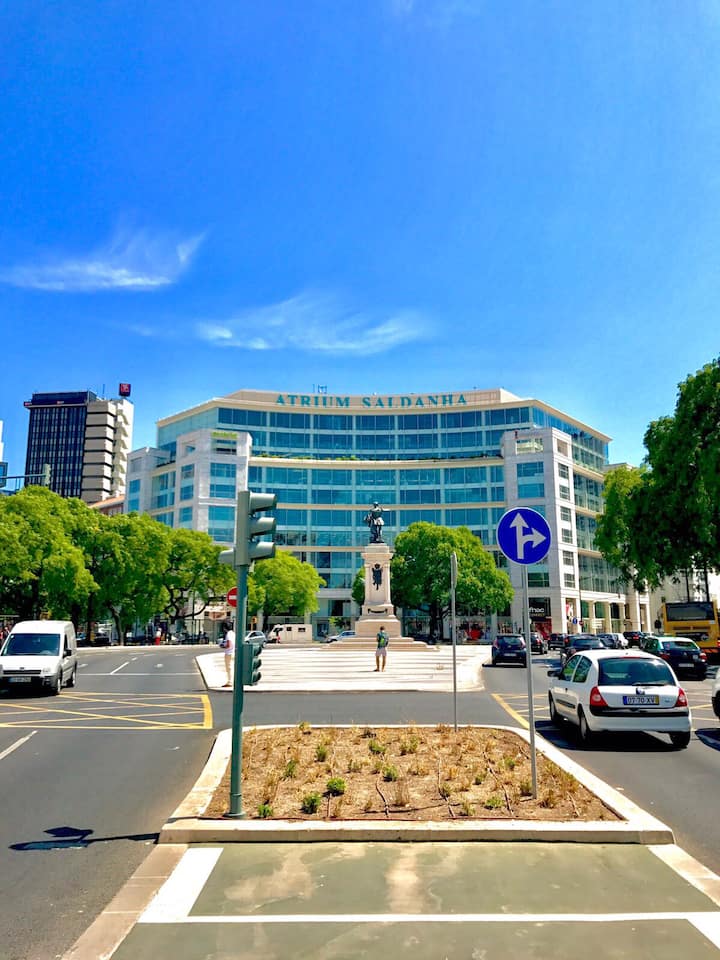 ★ ★ ★ ★Luxury Lisbon City Center. Near Metro Stop - Lisboa