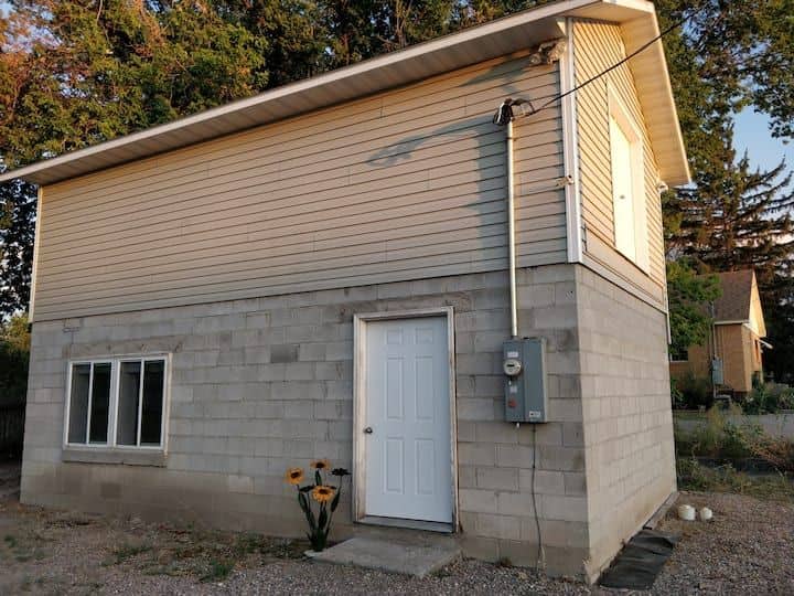 Sunflower Studio Cottage - Shoshone-Bannock Casino Hotel
