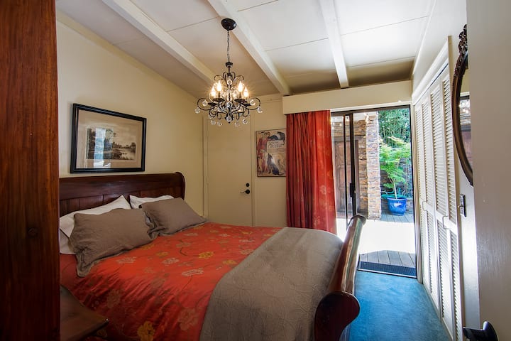 Super Fun And Fabulous Home: Outdoor Fireplace, Jacuzzi, Ocean Views, Beach - Monterey, CA