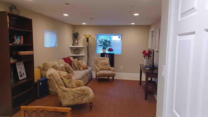 Beautiful Renovated 2 Bedroom Apt Takoma Pk - 켄싱턴