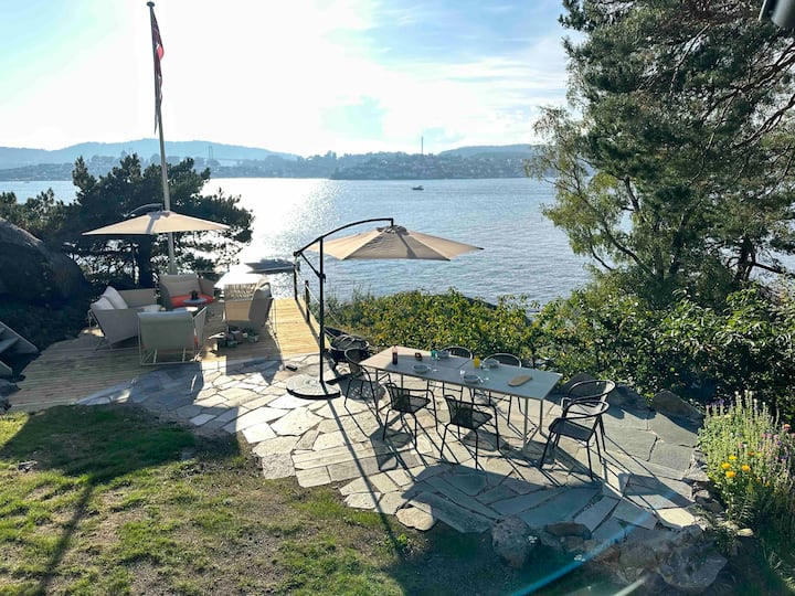 Nyoppusset Vestvendt Hytte I Strandsonen. Båtleie. - Norwegen