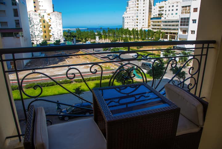 Beautiful Beach View Apartment - 丹吉爾