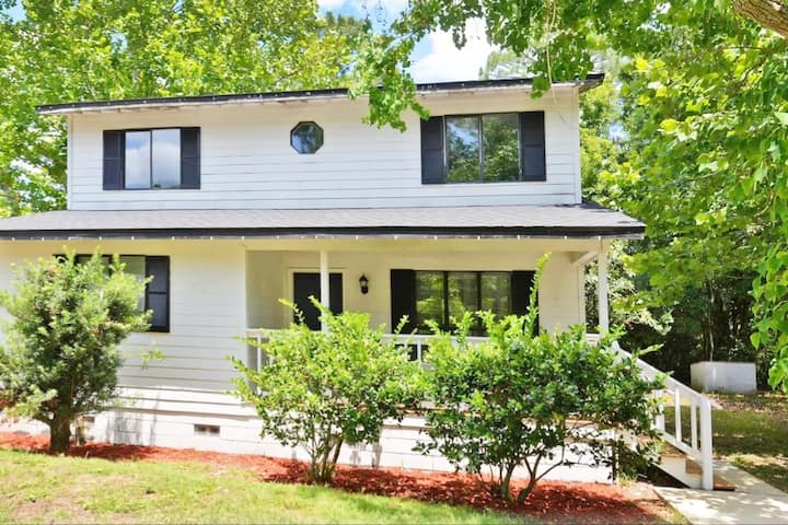 Sunshine Escape! Close To Downtown & Beaches - St. Augustine, FL