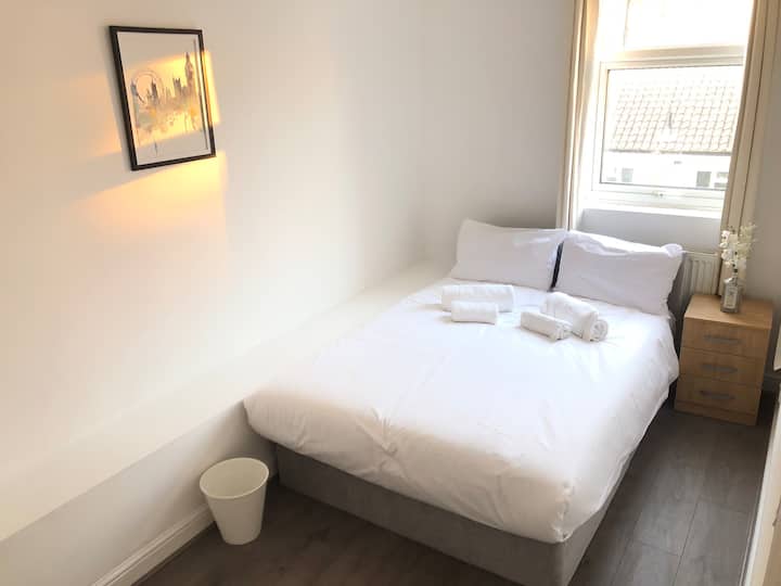 (Room B)comfortable Double Room Euston Kings Cross - London, UK