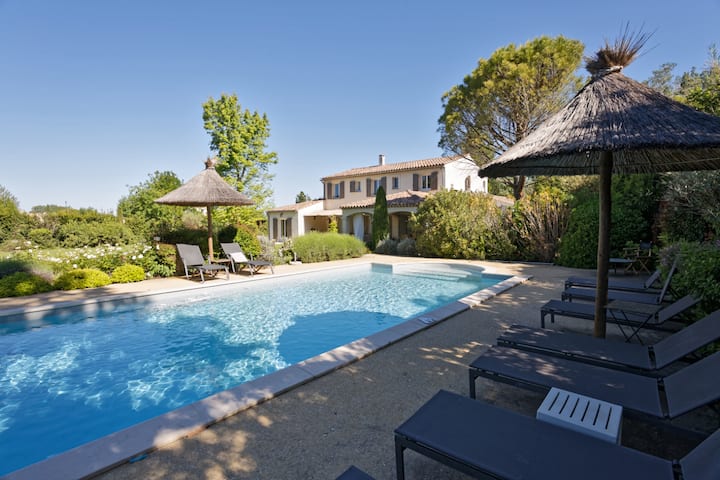 Havre De Paix 5 Mn A Pied, Beaux Volumes Et Clarte - Saint-Rémy-de-Provence