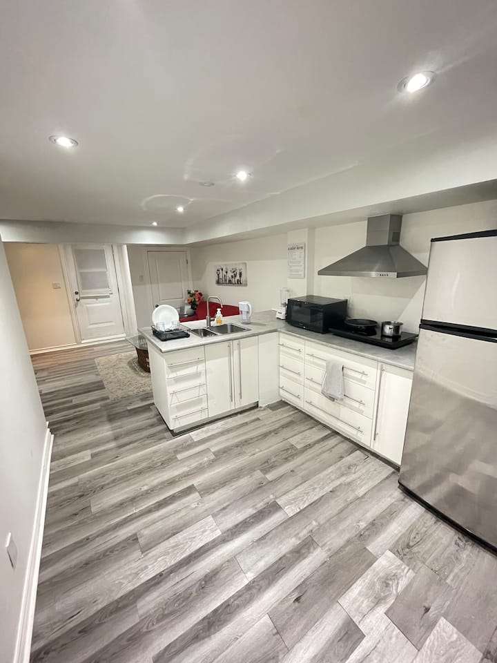 One Bedroom Apartment In Prime Location! - Toronto