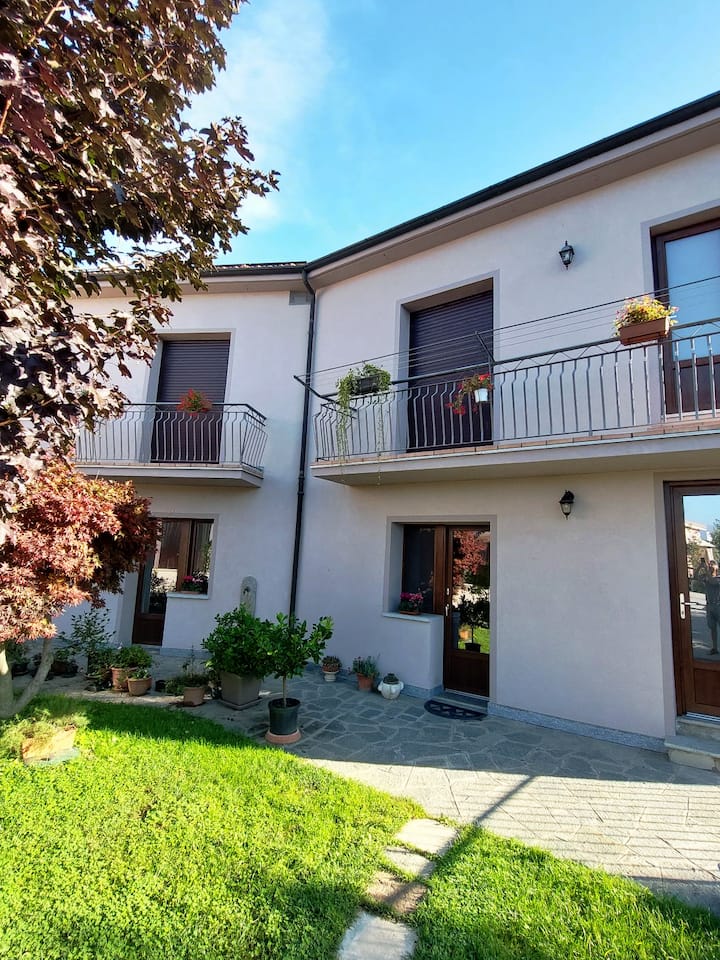 Acero Rosso Apartment - Saluzzo