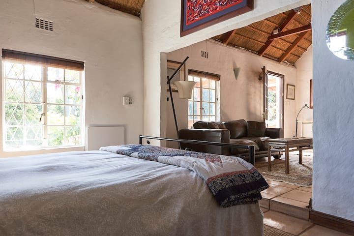 Heron Cottage In Sandton. Self Catering & Secure. - Sandton