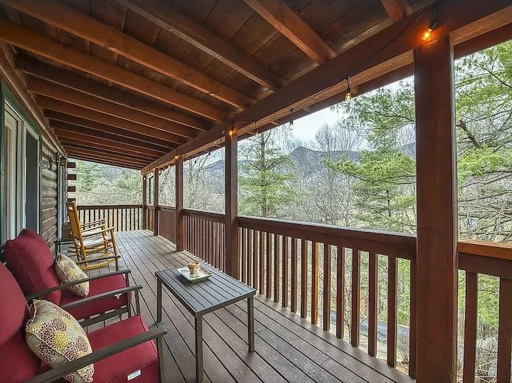 Sugar Creek Cabin- Cozy 3 Bedroom Cabin - Maggie Valley, NC
