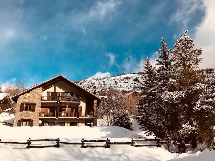 Appartement Familial : Charme, Cheminée & Terrasse - Serre Chevalier