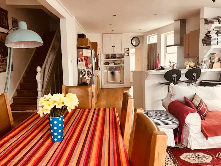 Cosy Room, Ensuite Bathroom & Mini Kitchenette - Surbiton