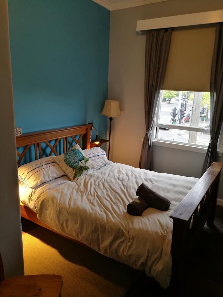 Cathedral Views Rm X 1 Or 2 In Cbd & Medical Area - Geelong