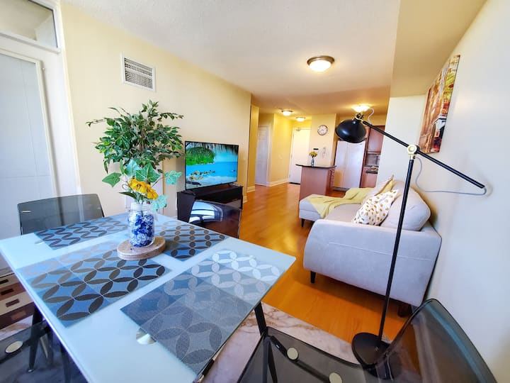 Non Shared Luxury Condo 18+ Fl View & Free Parking - Toronto