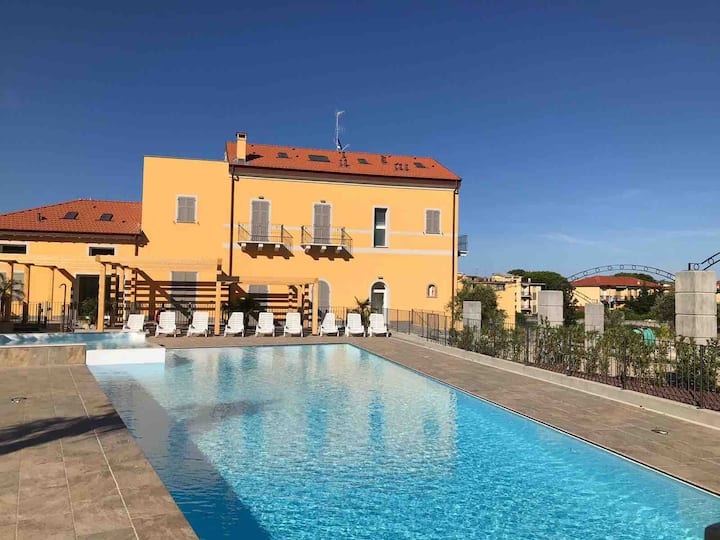 Trilocale In Residence 6 Posti Letto Con Piscina - Diano Marina