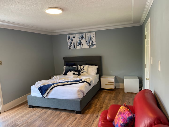 The Gorgeous  Suite - Brampton