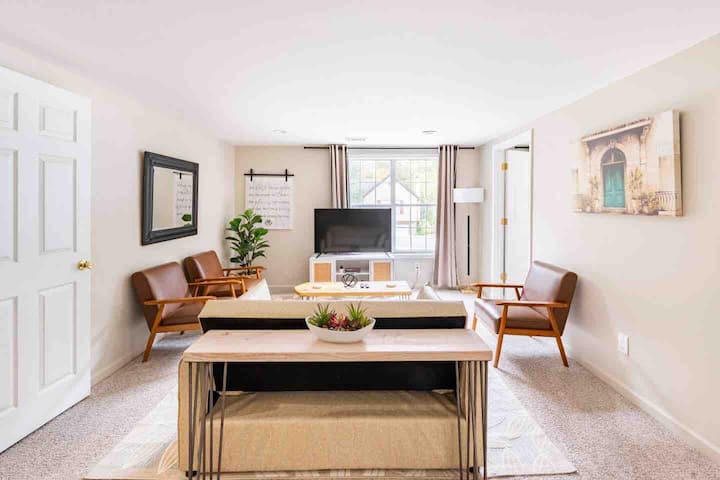 Guesthouse Near Sugar Hill’s Downtown Shops & Lake - Buford, GA