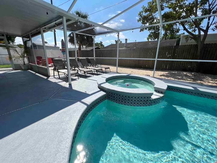 Serenity By The Sea: Heated Pool & Spa - Apollo Beach, FL