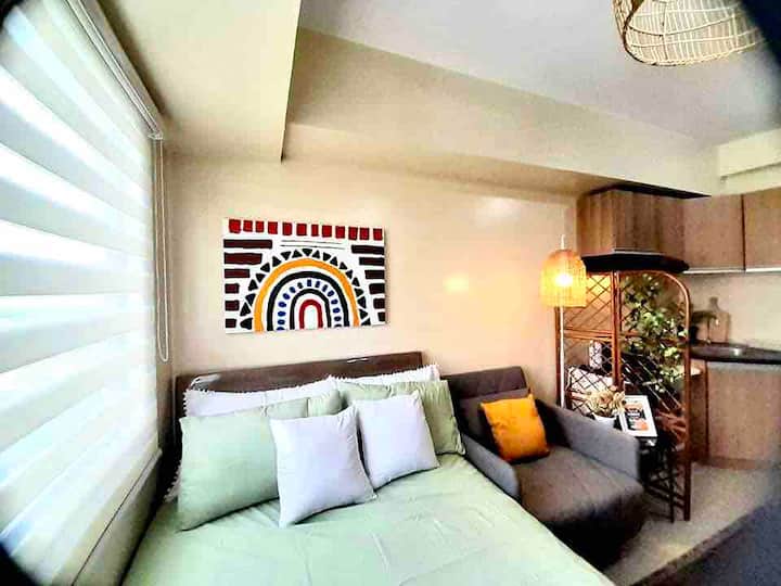 Serin Tagaytay Cozy Boho Condo - Tagaytay