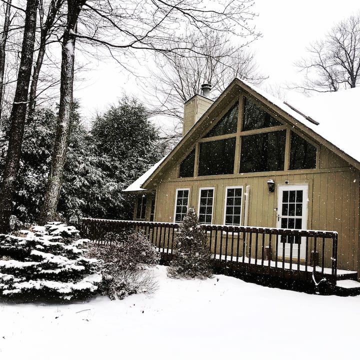 Escape To ‘Pursue Happiness’-your Poconos Retreat! - Mount Pocono, PA