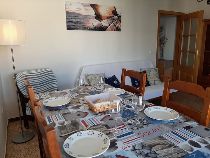 Apartamentos Franch. Spacious And Central. 3 Rooms - Miami Playa