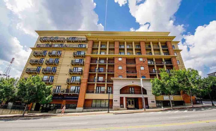 The Dawg House, Condohotel, 1 Br, Gameday - 아테네
