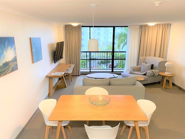 City Views/light & Fresh/ Netflix/ Free Parking - Brisbane