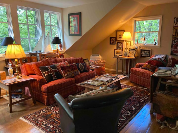 Treehouse Guest Cottage, Dogs Welcome - Highlands, NC