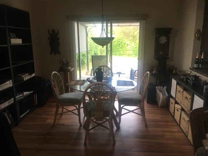 Upper 2 Levels Of Home, Close To University - St. Catharines