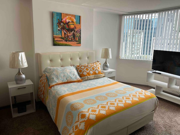 Hermosa Suite Excelente Ubicación En Quito Netflix - Quito
