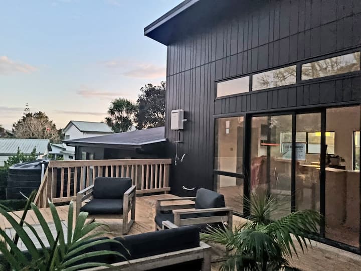 New Build Nestled By Nature. - Auckland