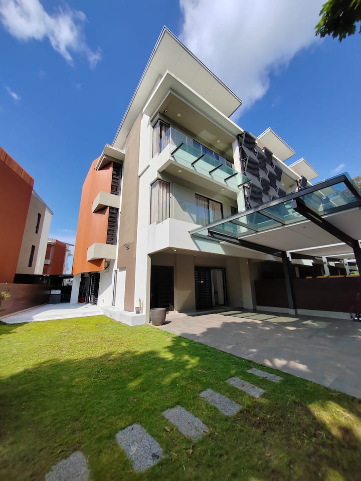 George Town No. 41 角头间三层楼高级休闲度假屋 - Penang