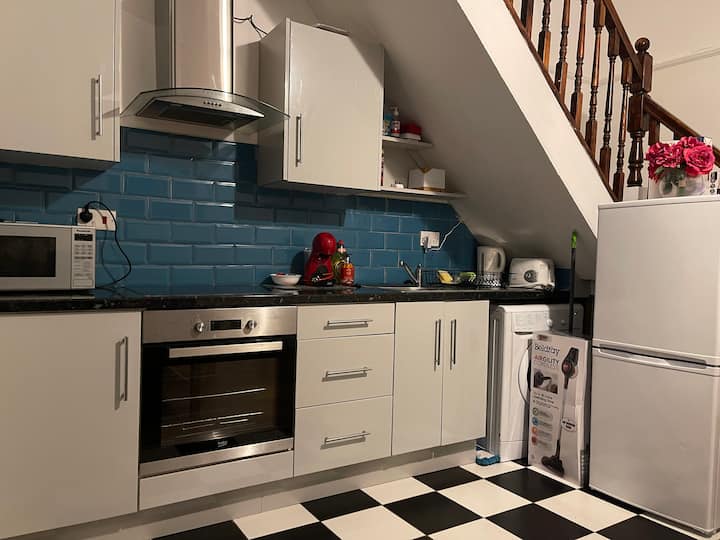 Private Two Storey Apartment In Birmingham - Birmingham