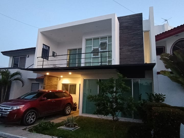 7 Beds 4 Rooms Wifi-netflix-jacuzzi-pool - Manzanillo, México