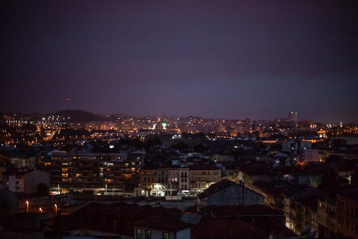 Skyline's Designer Nest - Porto Downtown W/parking - Porto