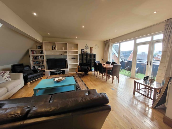 City Centre Luxury 3 Bed 1700 Sqft Apartment - Belfast
