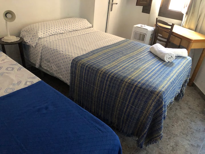 Habitación En Puerto De Sagunto. - Valencia