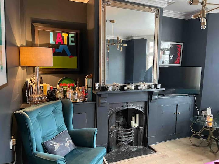 House- Stadium Stroll, Cafe Bars+parking+hot Tub - Cardiff
