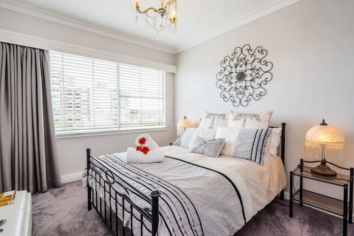 Luxurious Penthouse Room In Manly With Water Views - Manly