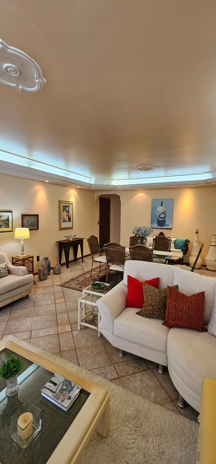 Apto. Av. Atlântica Frente Mar - Balneario Camboriú