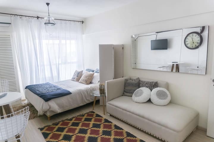 Estudio En Recoleta, A Metros Del Cementerio - Argentinien