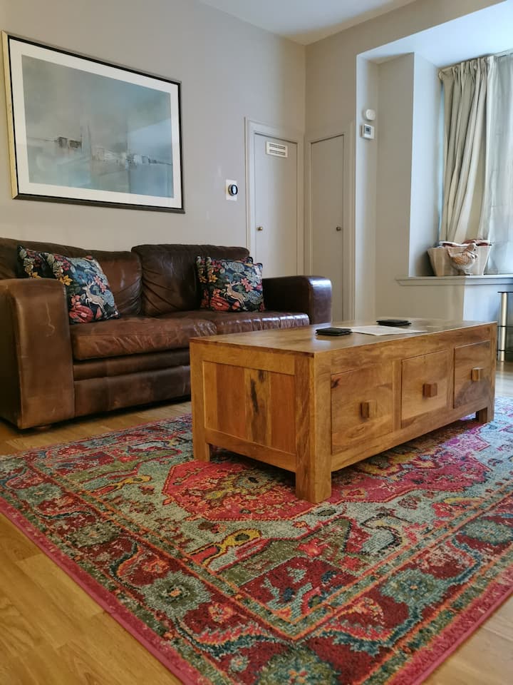 Spacious Duplex Ground Floor Apartment Old Town - Edimburgo